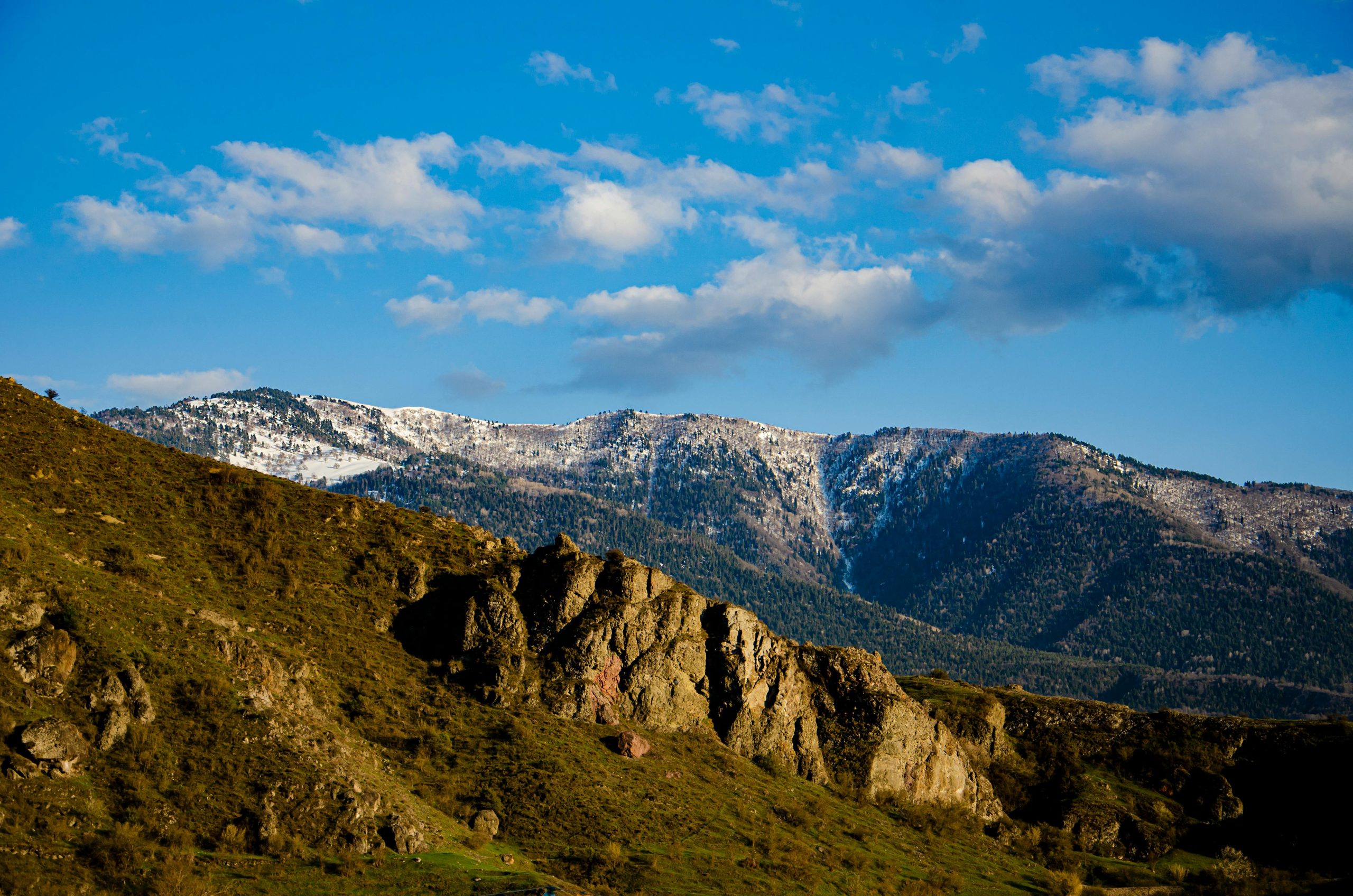 Towing Downhill Safely: Techniques & Braking Tips - America’s Best ...